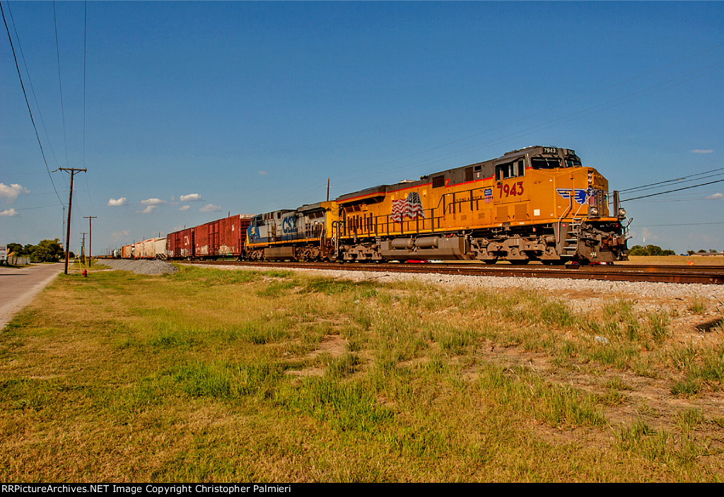 UP 7943 and CSXT 497